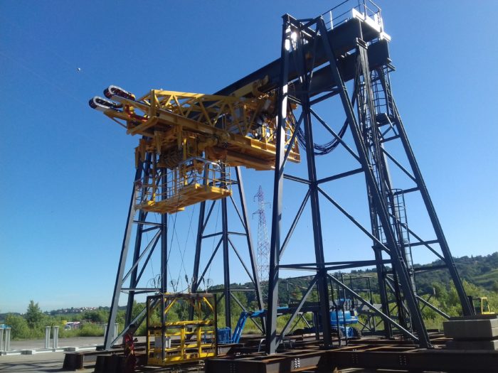 LNG - EXO INTERNATIONAL Specific environments - Lifting and Material ...